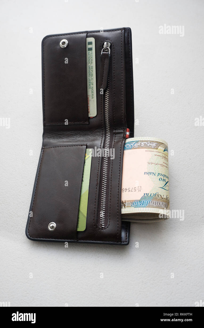 Nigerian Naira - A wad of 500 Naira notes in a wallet Stock Photo - Alamy