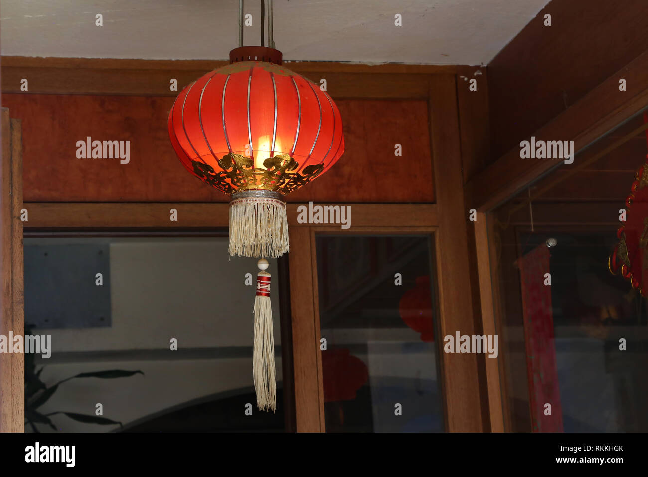Chinese restaurant / Lantern in a Chinese restaurant Stock Photo - Alamy