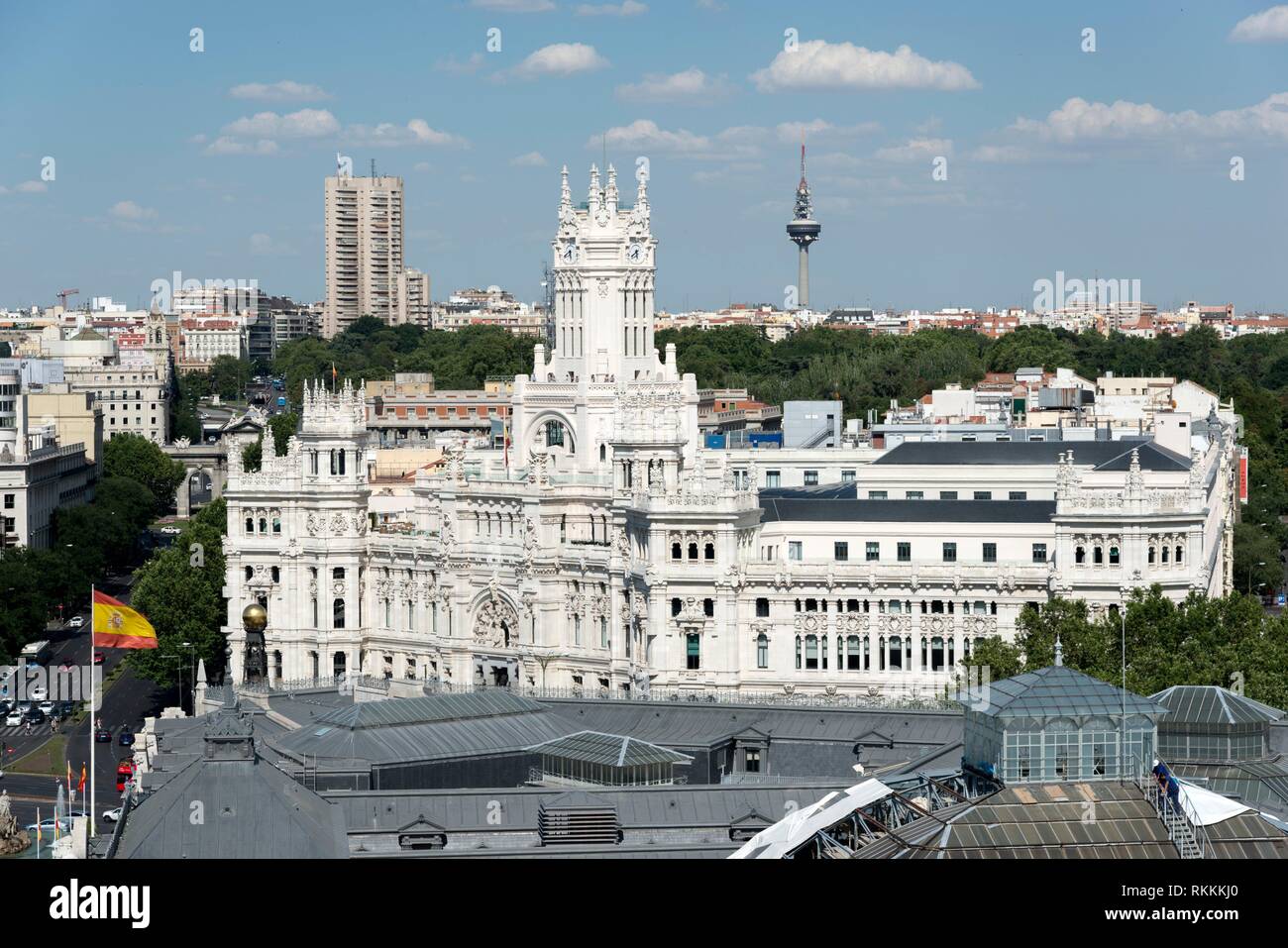 Downtown with town hall hi-res stock photography and images - Alamy