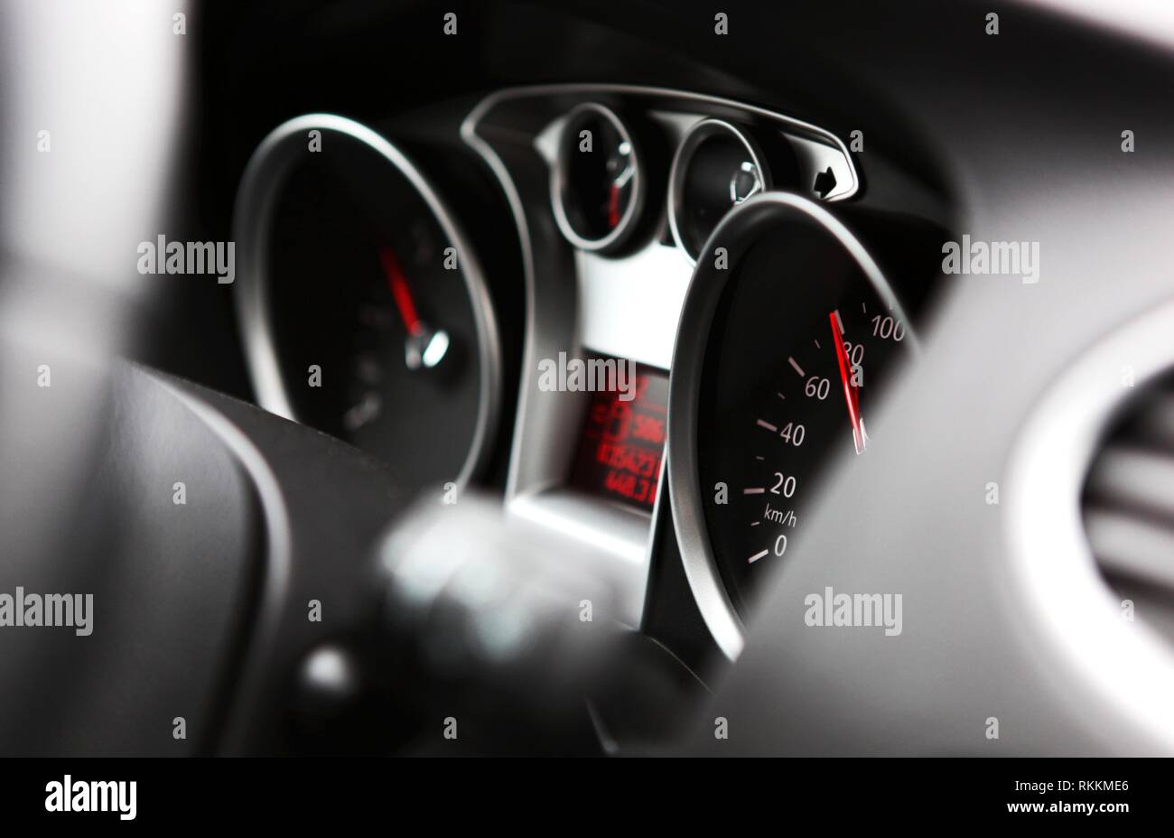 Car dashboard thermometer hi-res stock photography and images - Alamy