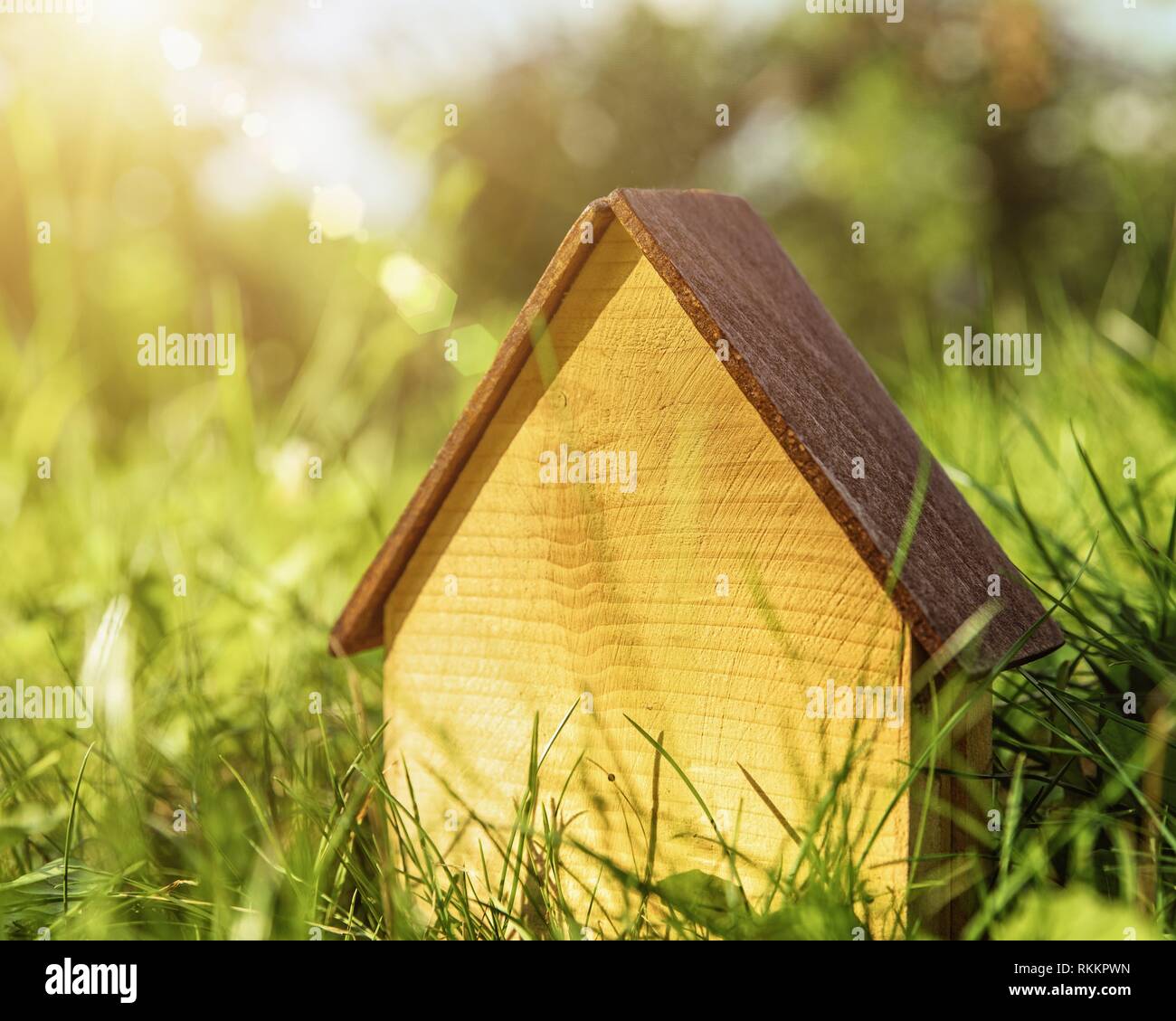 Ecology house construction hi-res stock photography and images - Alamy