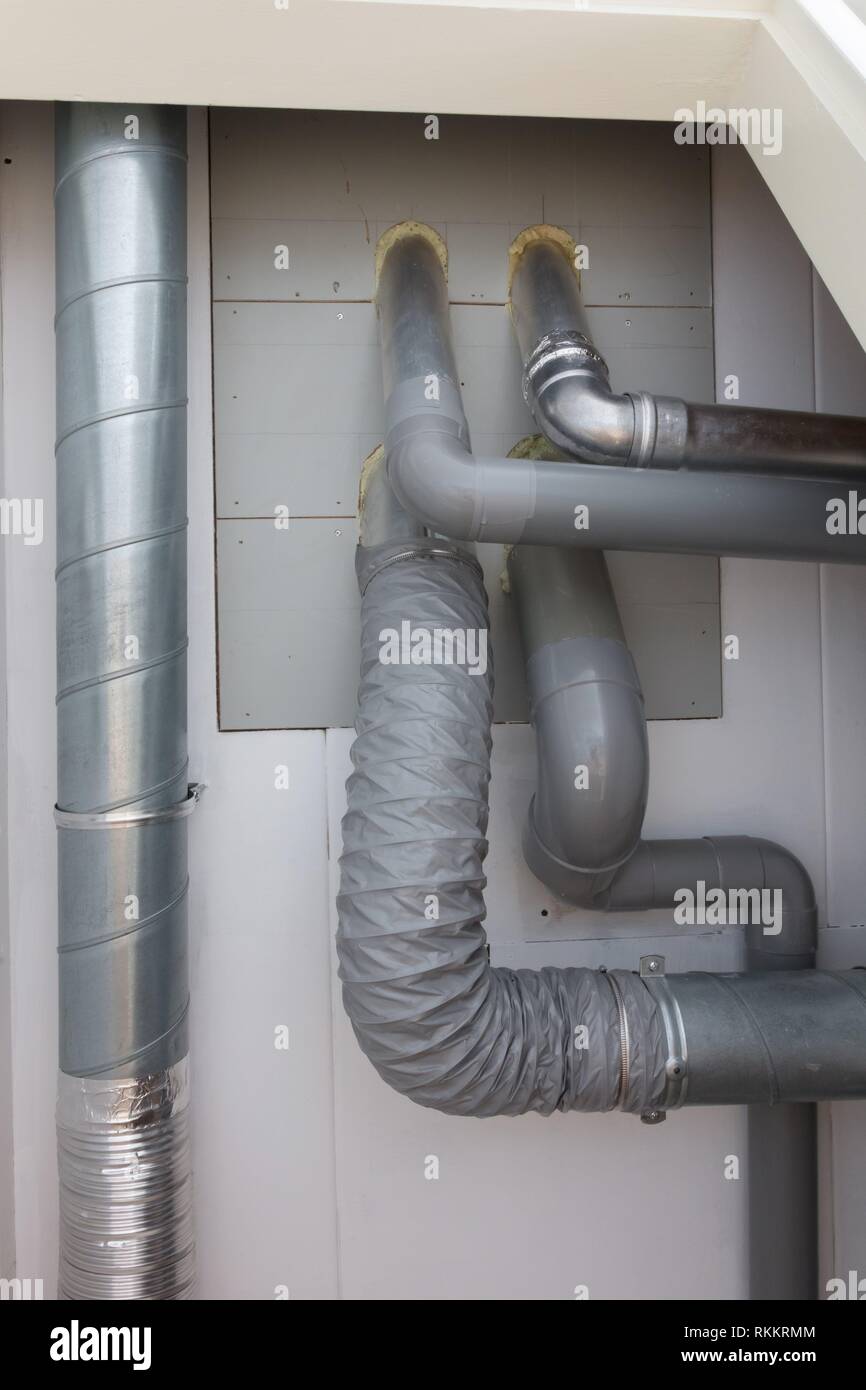 Basement ceiling pipe hi-res stock photography and images - Alamy