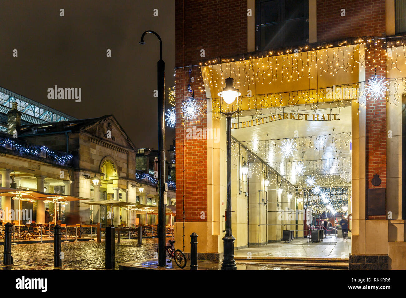 The covent garden christmas lights 2016 hi-res stock photography and ...