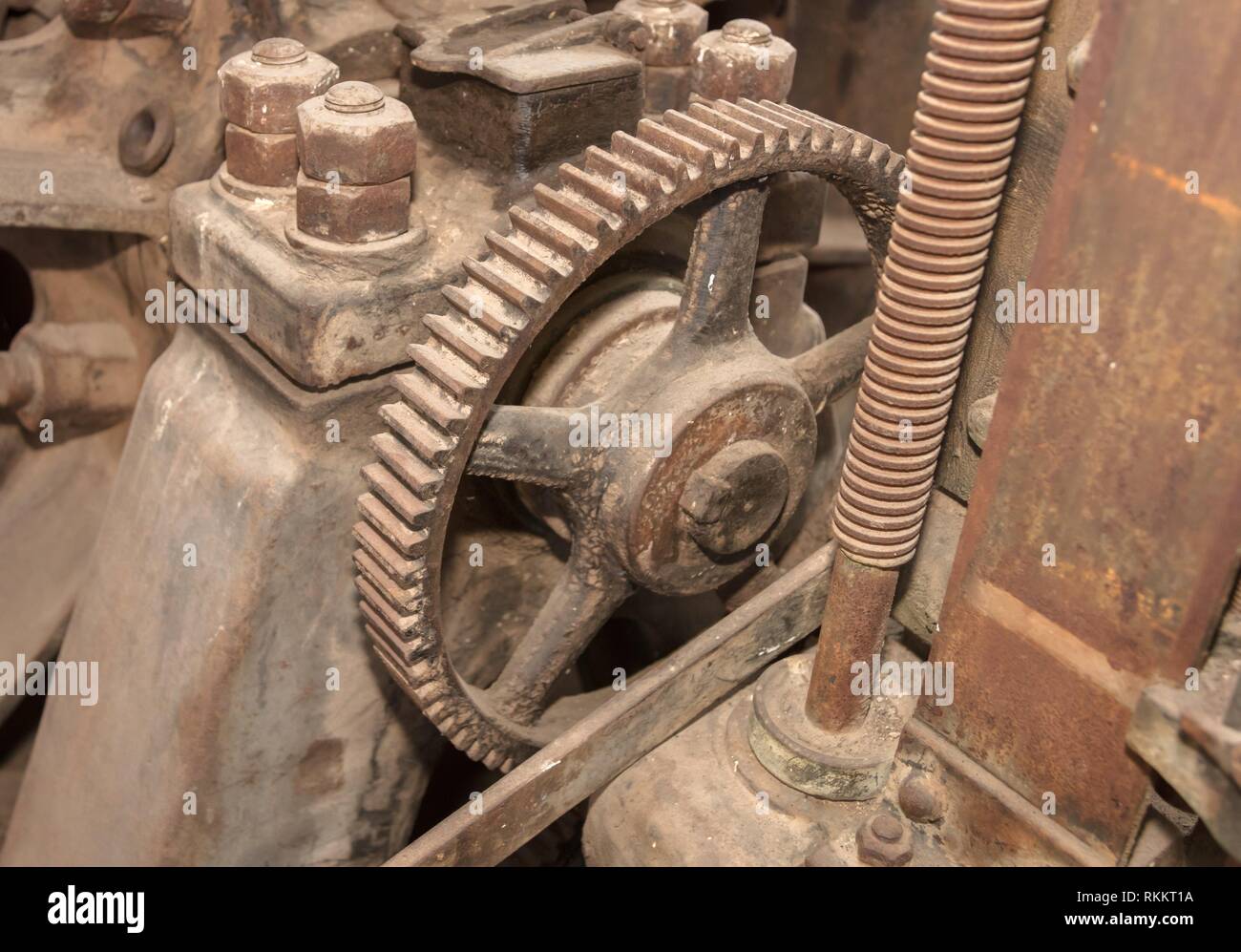 Old rusted gears hi-res stock photography and images - Alamy