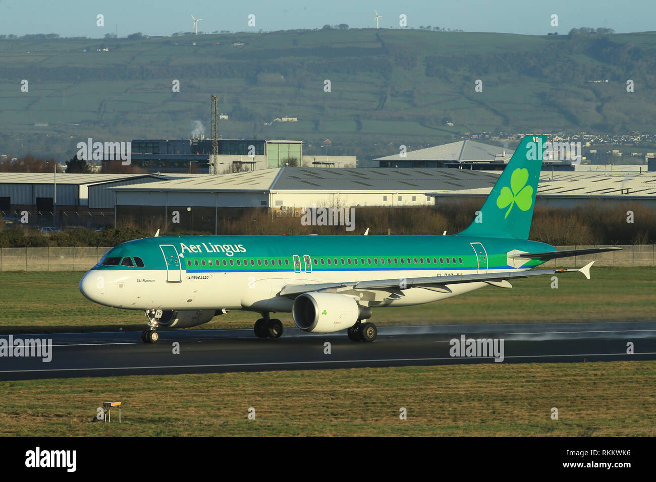 Aer lingus crew hi-res stock photography and images - Alamy