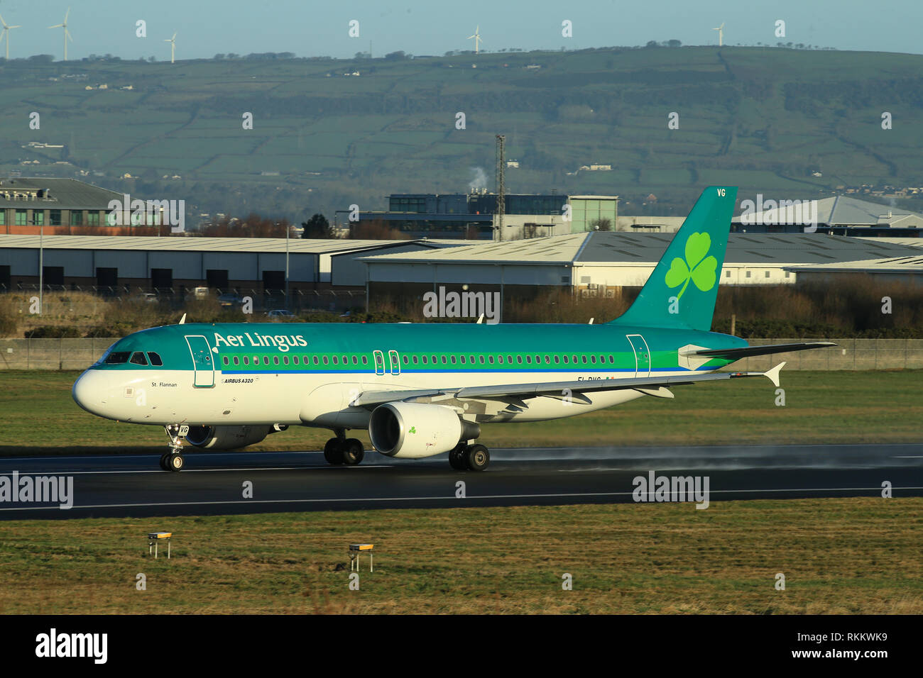 Aer lingus crew hi-res stock photography and images - Alamy