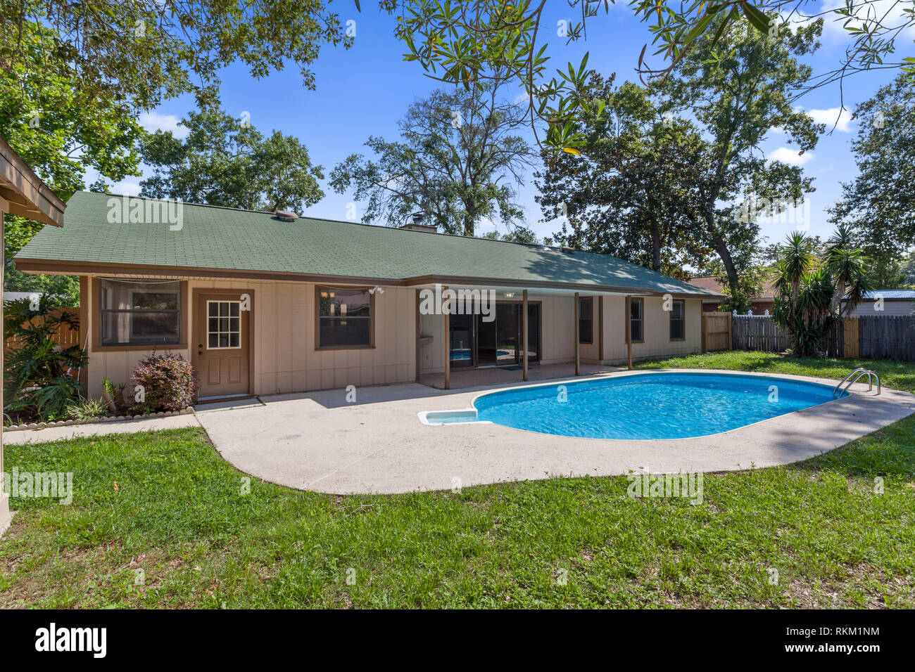 American Home New Stylish Swimming Pool Exterior Luxury Up Scale Bright ...