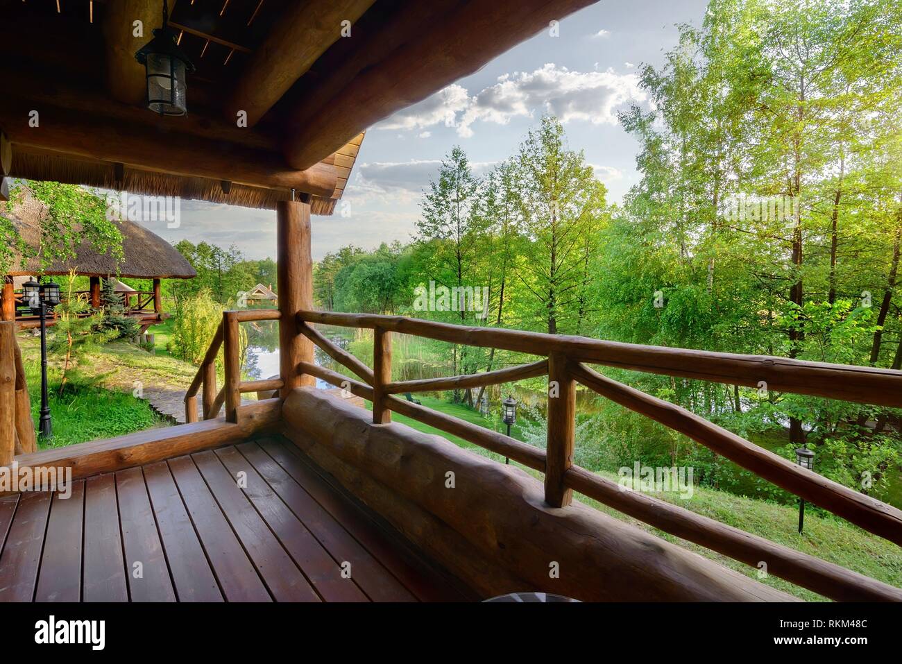 Rustic house forest hi-res stock photography and images - Alamy