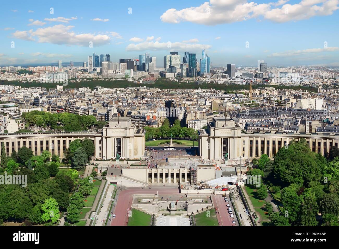 Modern architecture in la defense hi-res stock photography and images ...