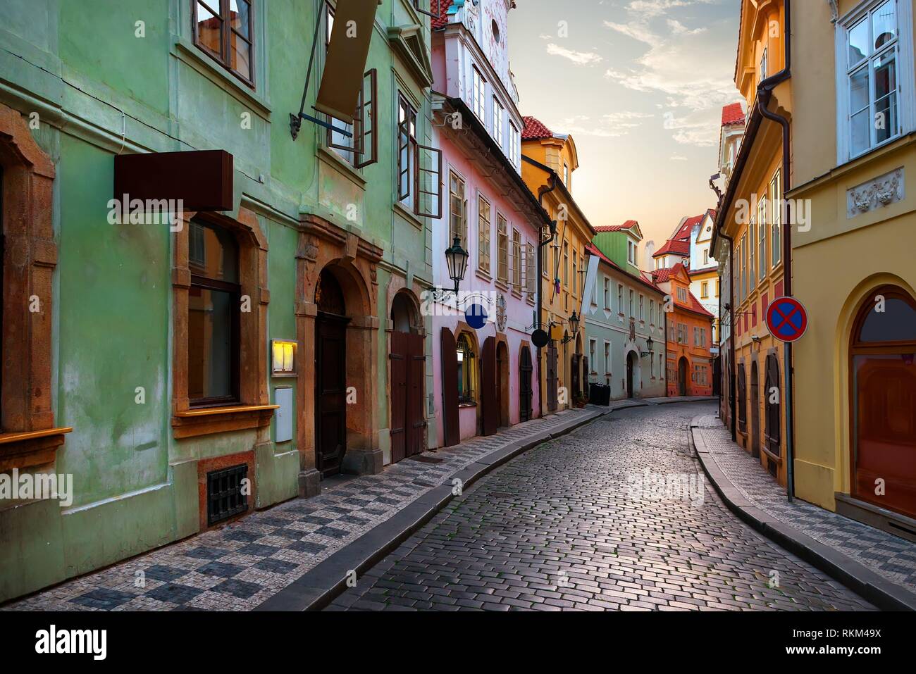 Narrow rising street hi-res stock photography and images - Alamy
