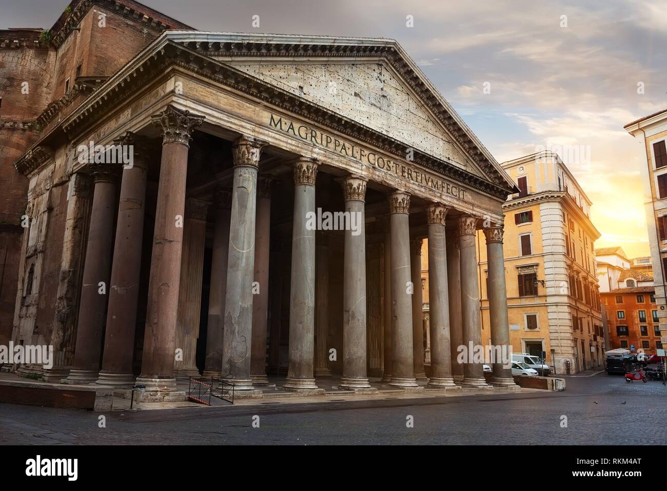 Sun in rome hi-res stock photography and images - Alamy