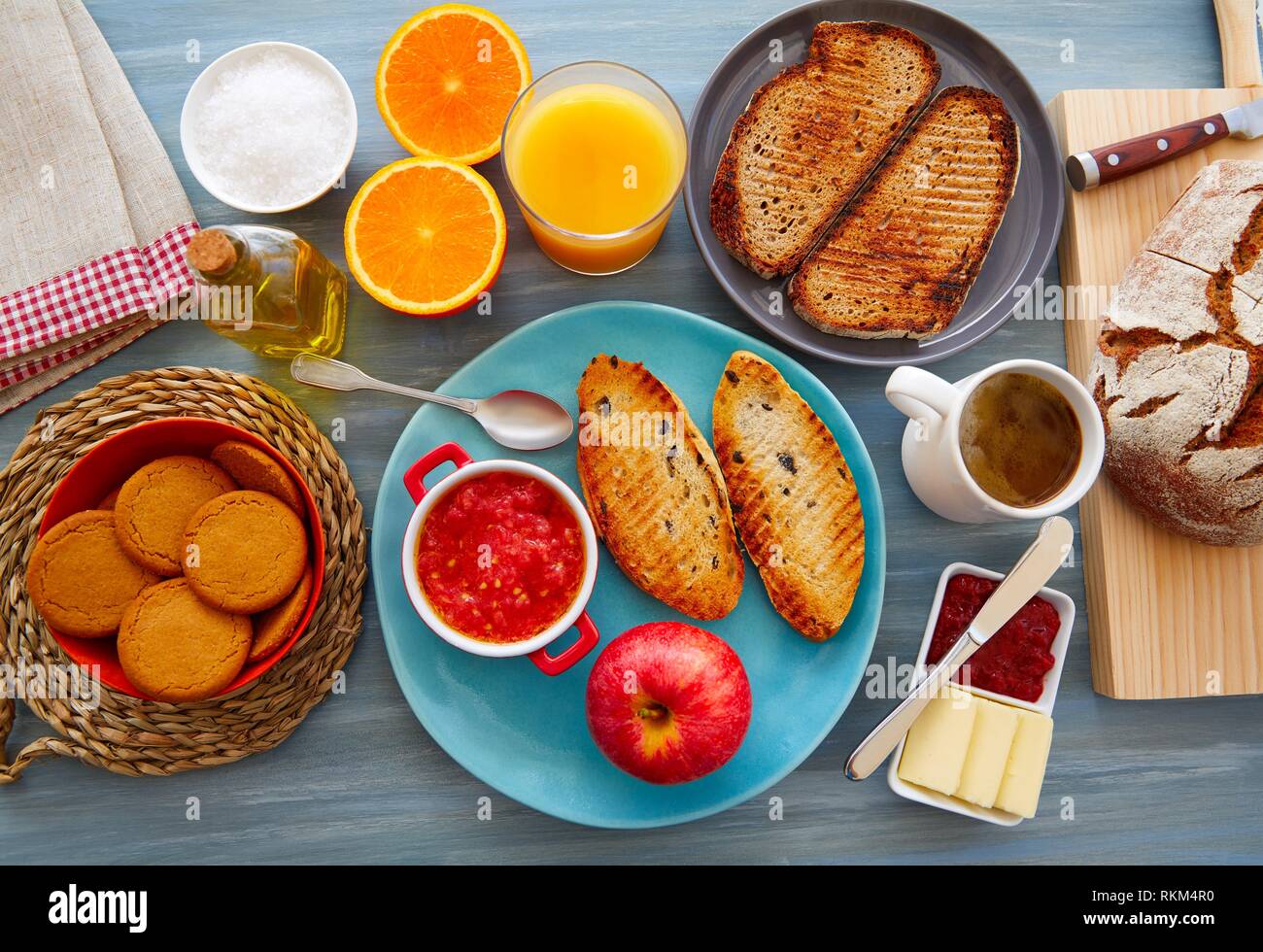 Assorted bread buffet hi-res stock photography and images - Alamy