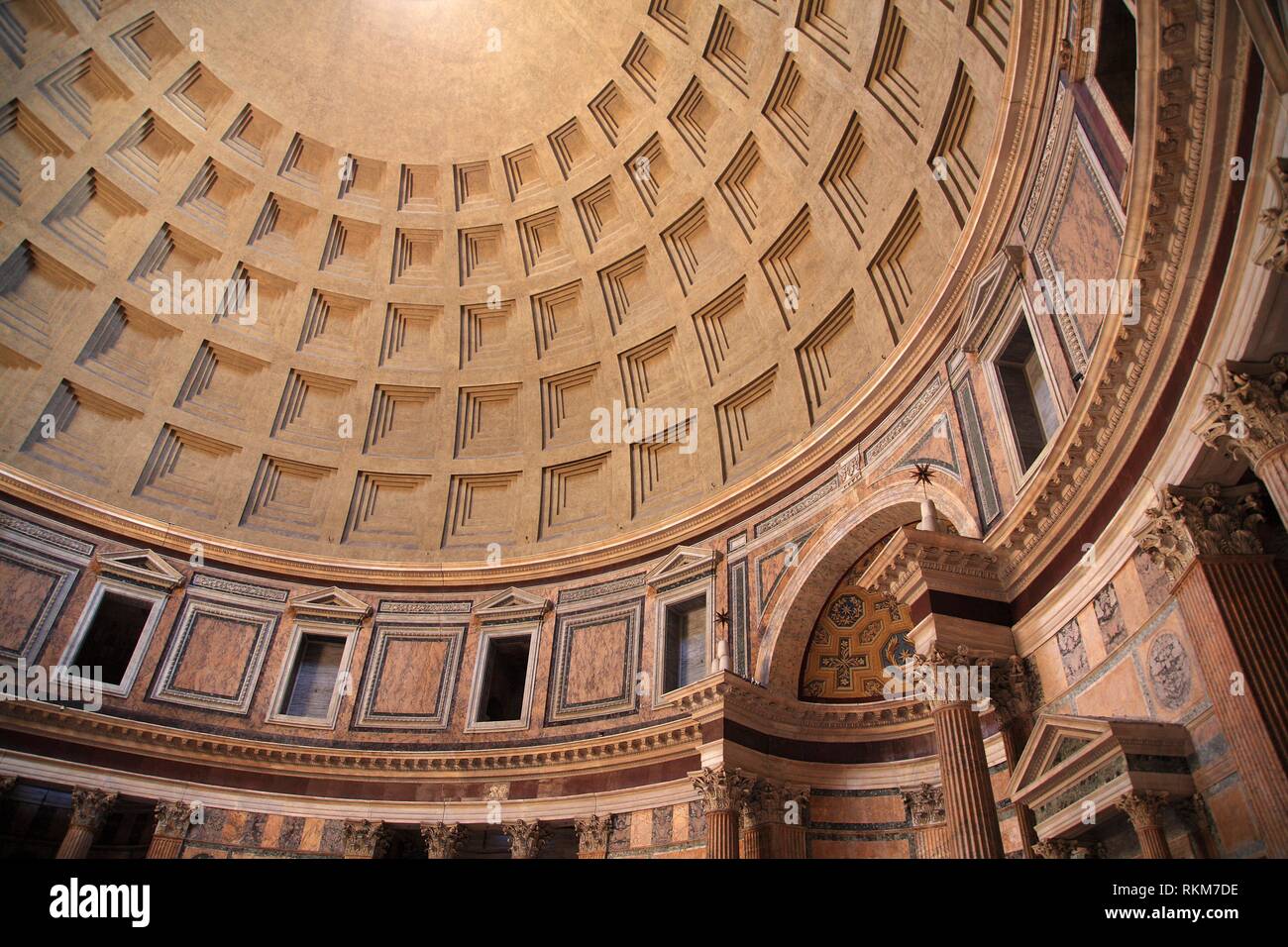 Pantheon's dome hi-res stock photography and images - Alamy
