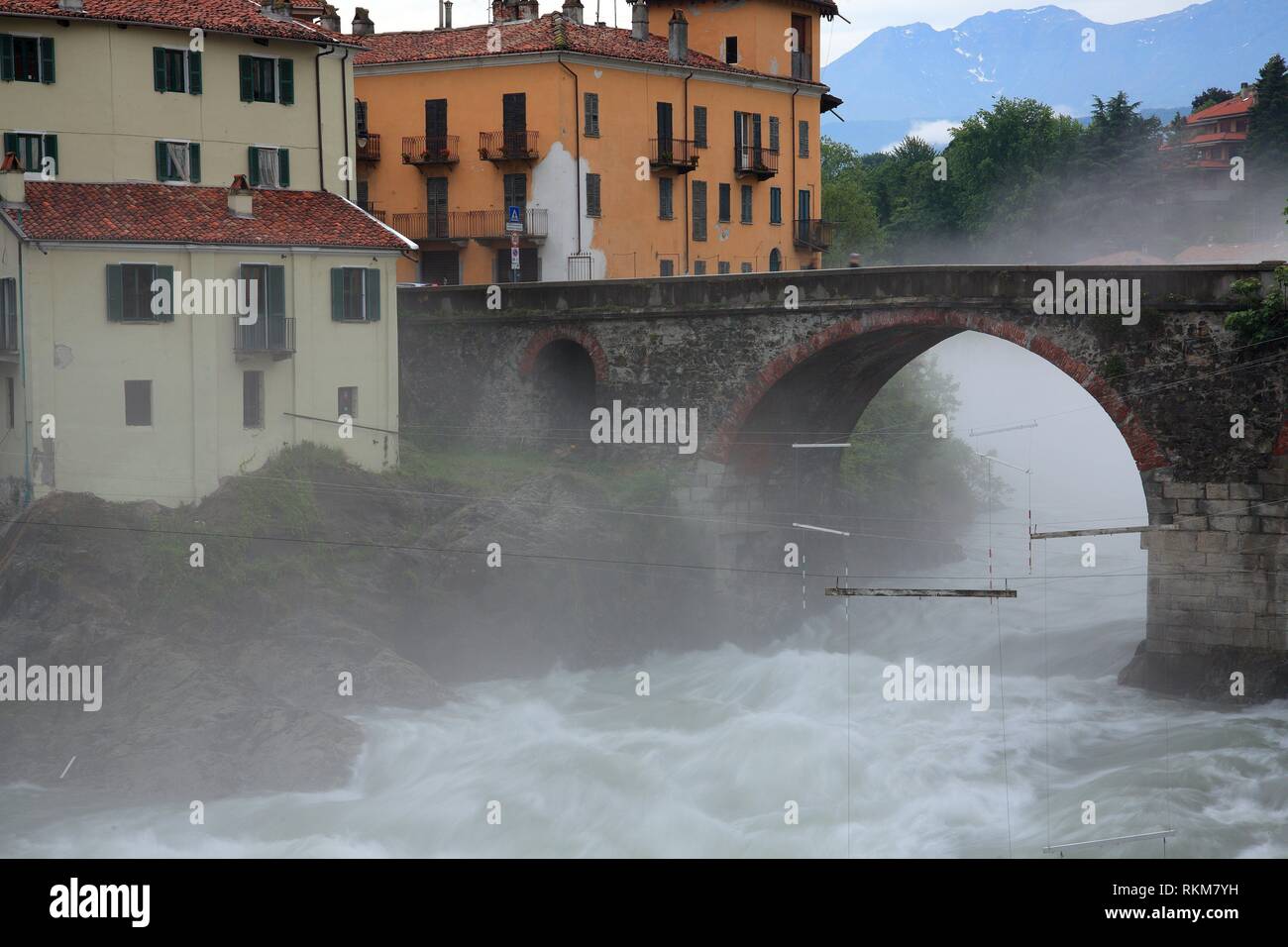 Bridge with the structure hi-res stock photography and images - Alamy