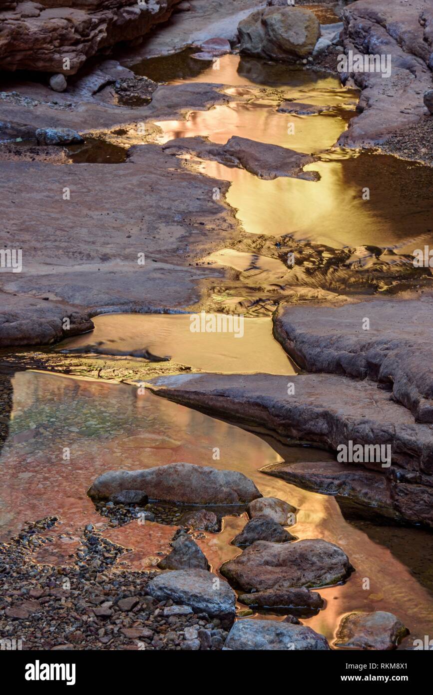Polished rock pools hi-res stock photography and images - Alamy