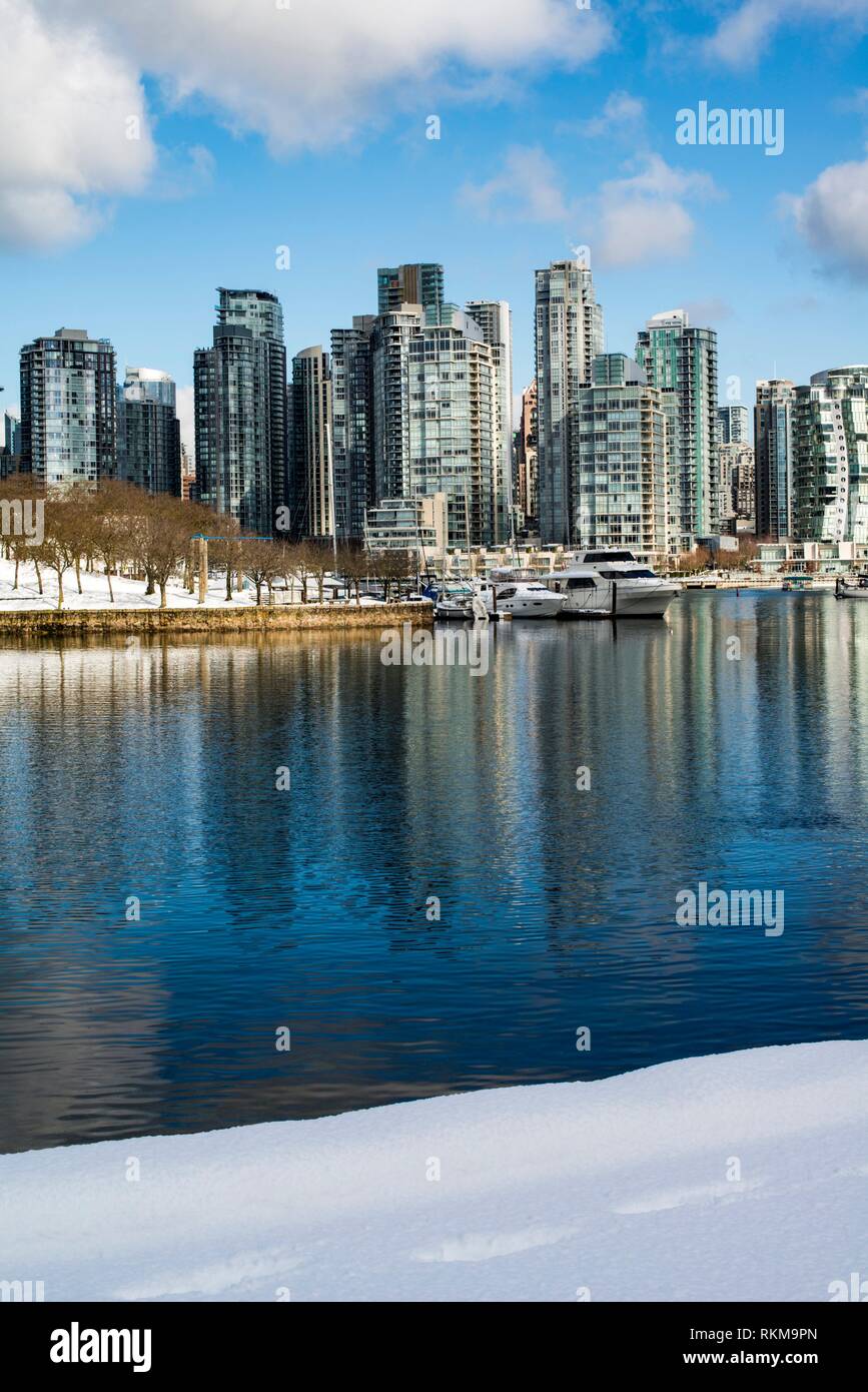 Canada snow city hi-res stock photography and images - Alamy