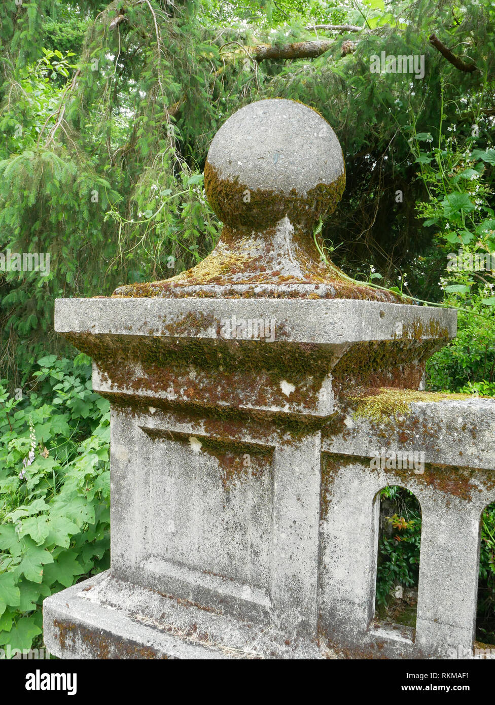 Concrete bridge railing hi-res stock photography and images - Alamy