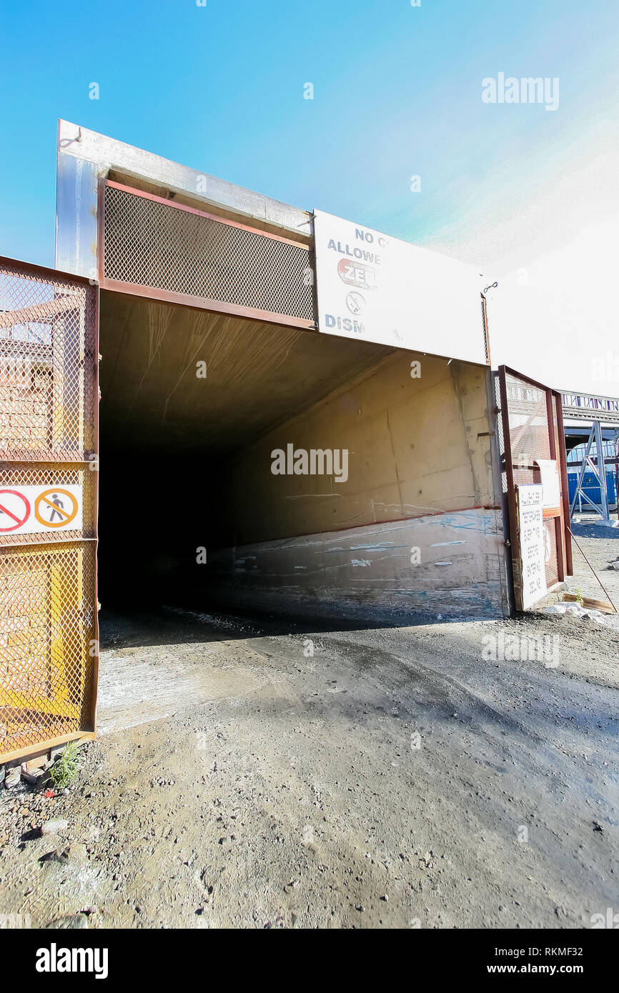 Platinum mining and refining hi-res stock photography and images - Alamy