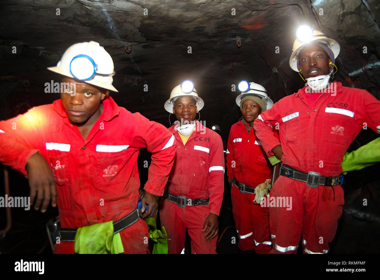 African mining worker underground hi-res stock photography and images ...