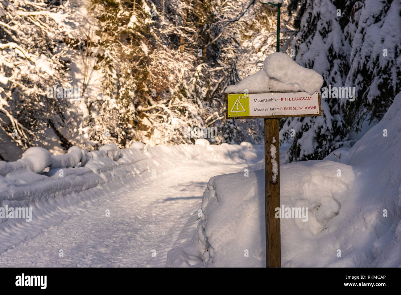 Please slow hi-res stock photography and images - Alamy