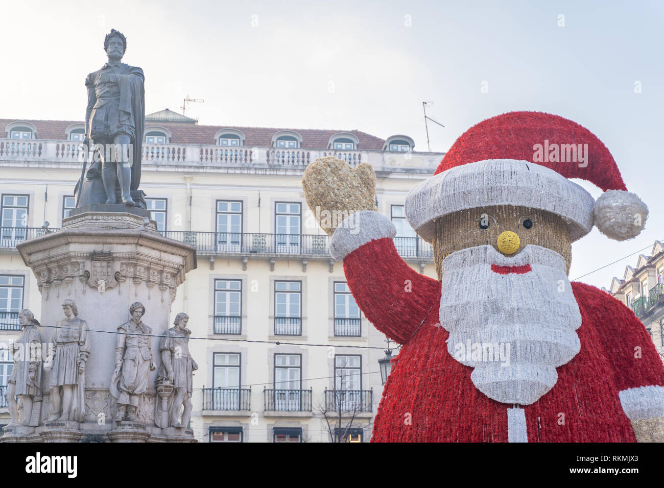 Giant santa claus christmas hi-res stock photography and images - Alamy