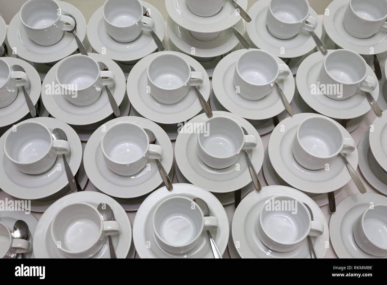 Empty clean plates cups hi-res stock photography and images - Alamy