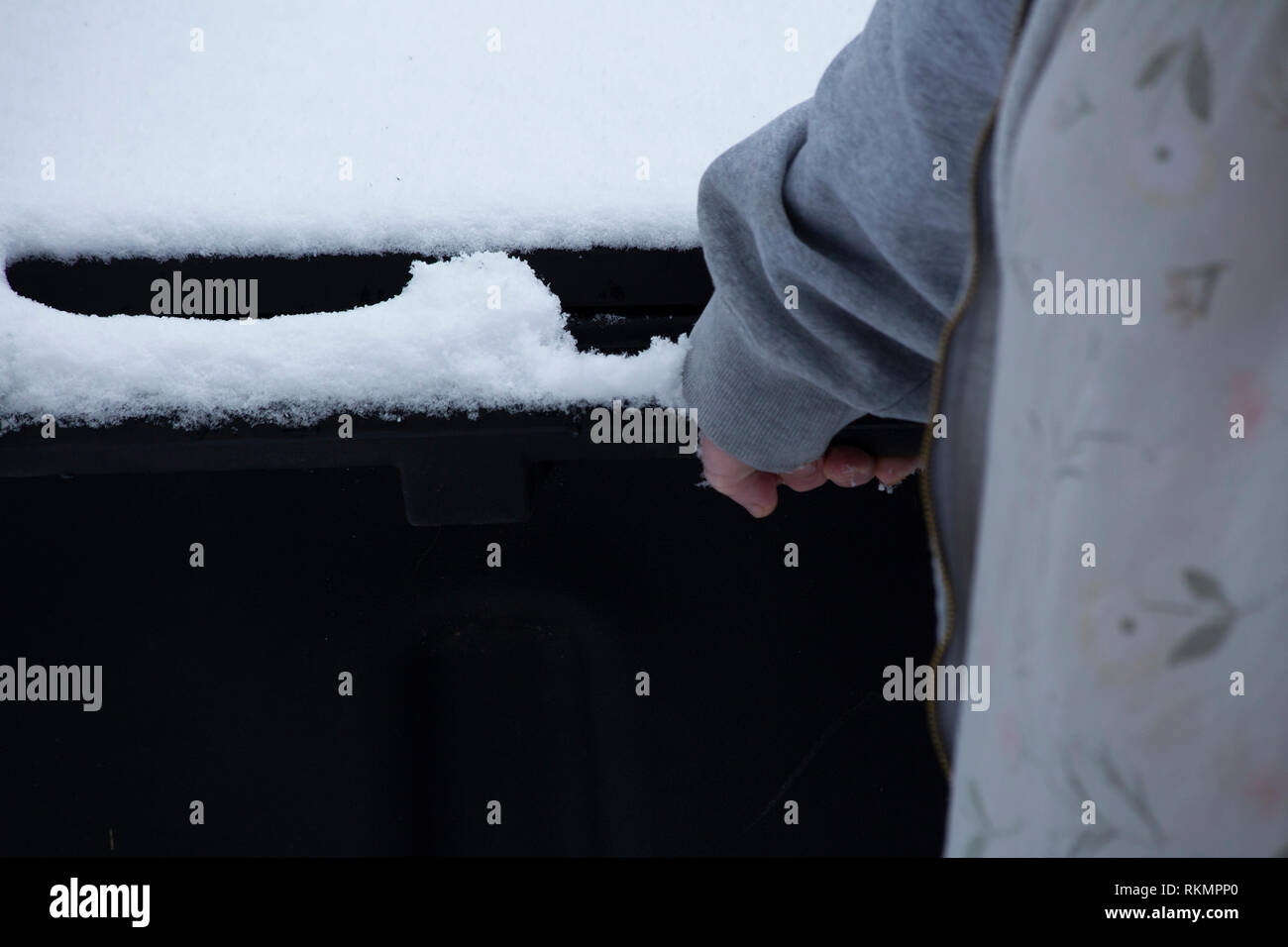 Hand pulling tow hi-res stock photography and images - Alamy