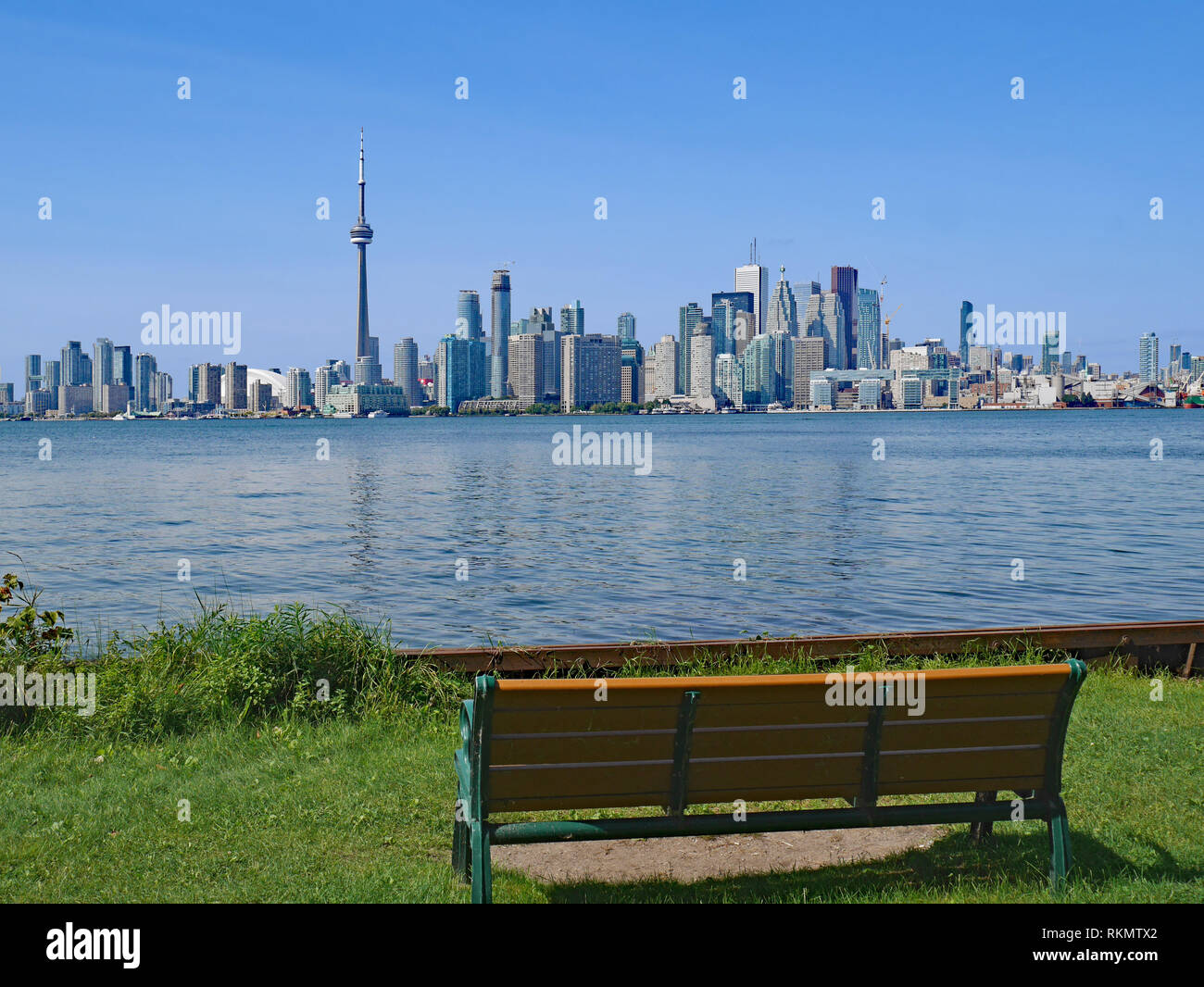 Centre island hi-res stock photography and images - Alamy