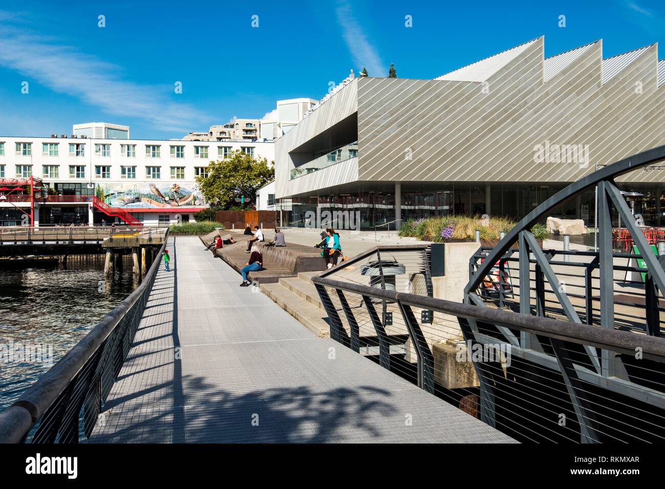 Polygon Building High Resolution Stock Photography and Images - Alamy