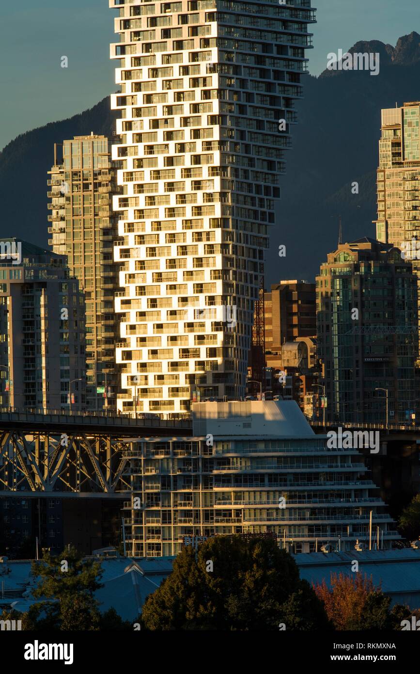 Vancouver house skyscraper hi-res stock photography and images - Alamy