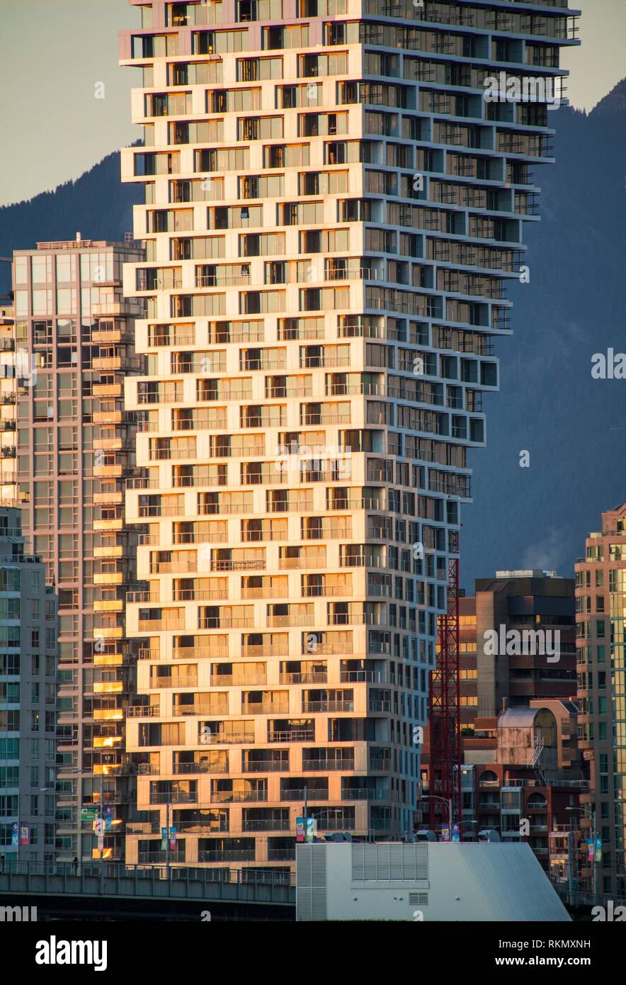 Vancouver house skyscraper hi-res stock photography and images - Alamy