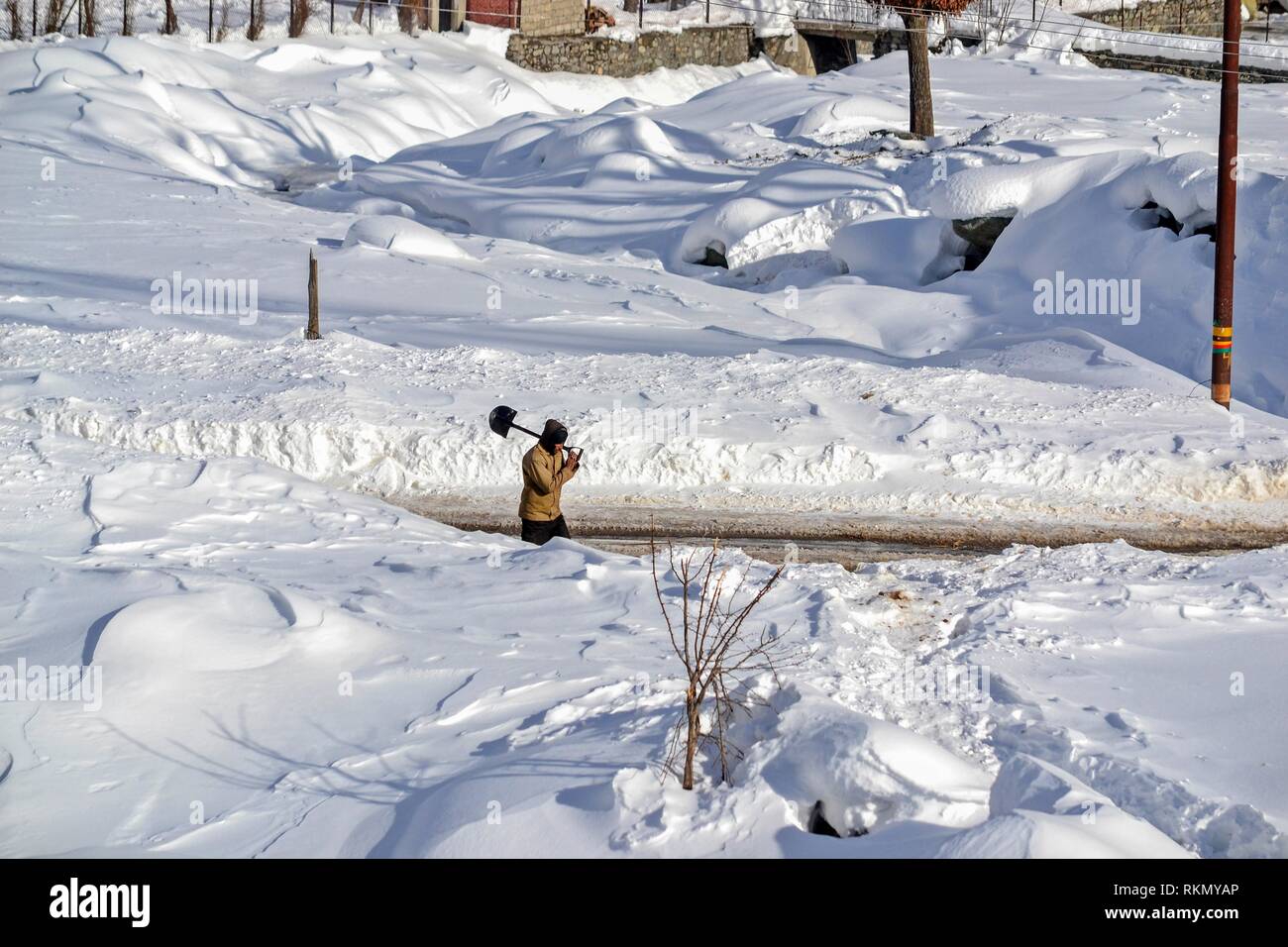 Man walks through main hi-res stock photography and images - Alamy