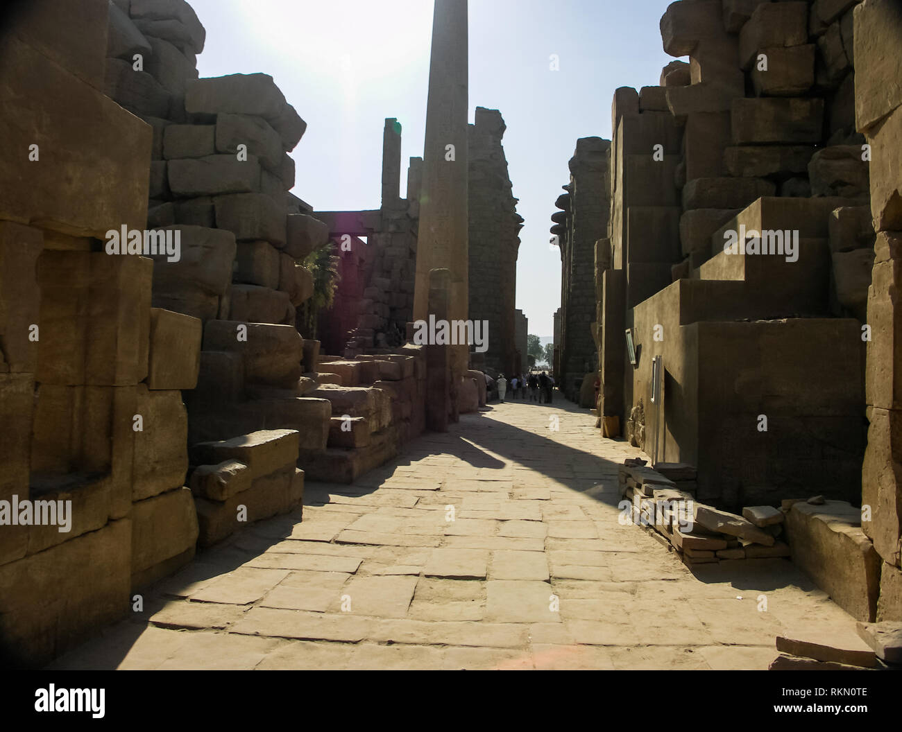 Giant granite statue ancient egyptian hi-res stock photography and ...