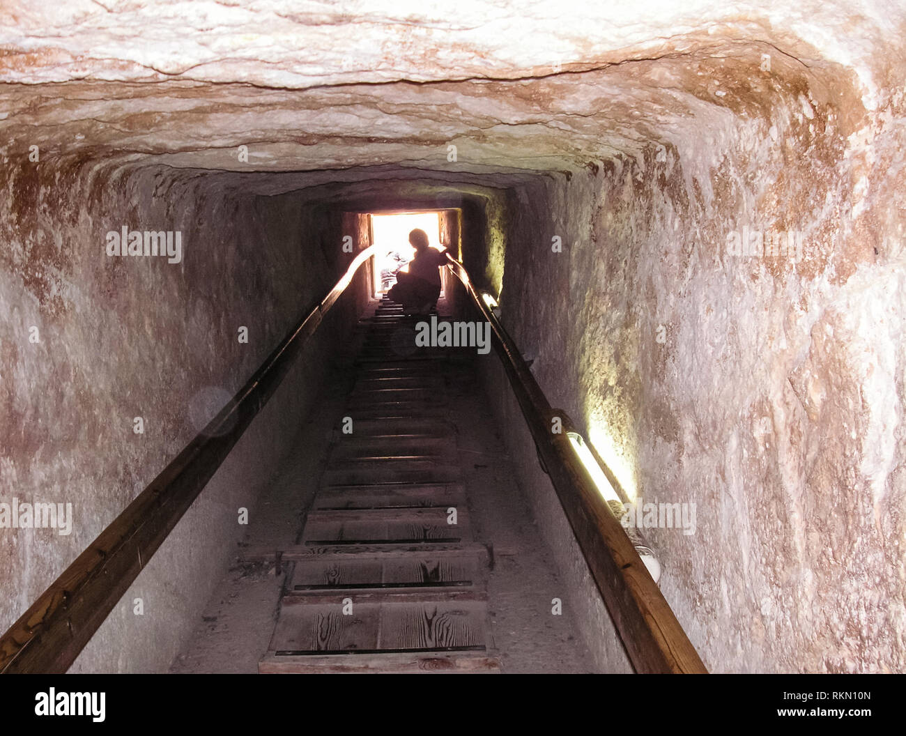 Giant pyramid of giza hi-res stock photography and images - Alamy