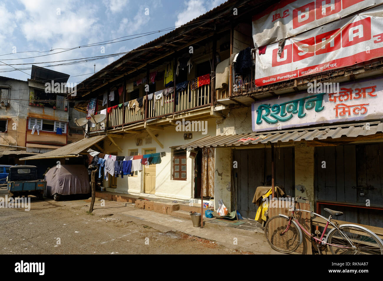 Chawl hi-res stock photography and images - Alamy