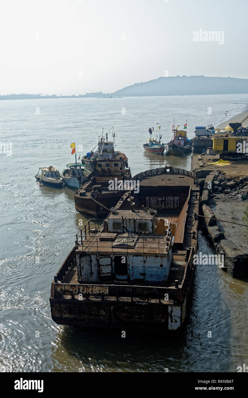 Shipyard india hi-res stock photography and images - Alamy