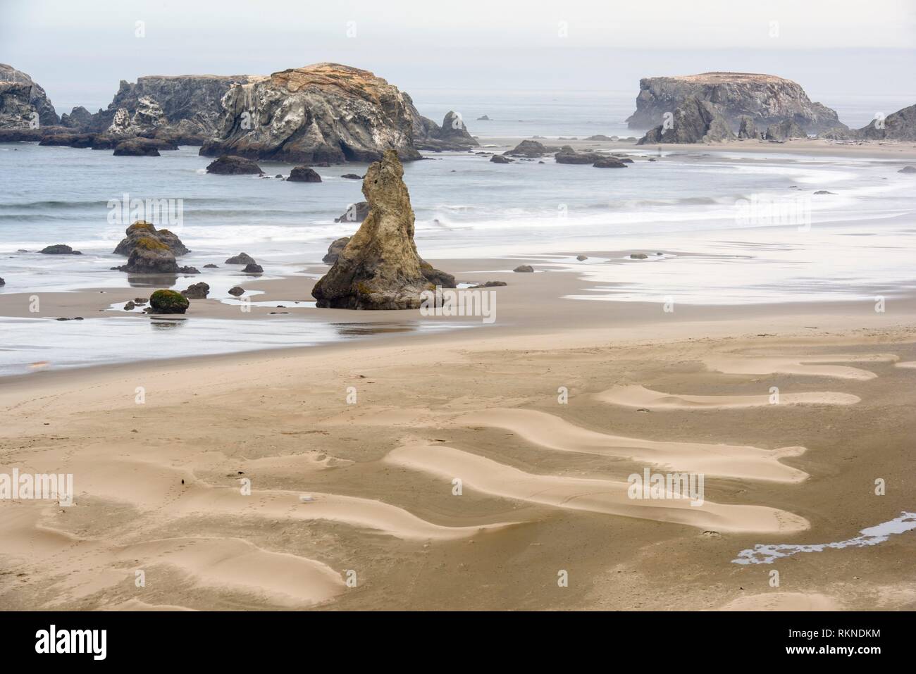 Nature natural sand pattern patterns hi-res stock photography and ...