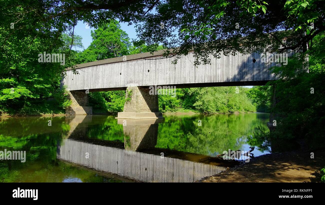 Pennsylvania covered bridge hi-res stock photography and images - Alamy