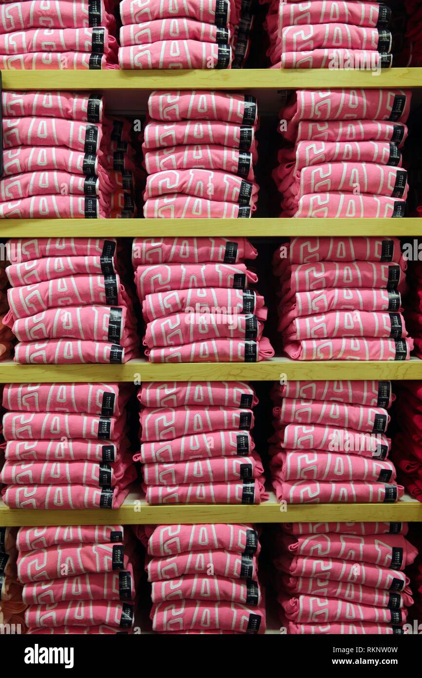 Pile of red clothes hi-res stock photography and images - Alamy