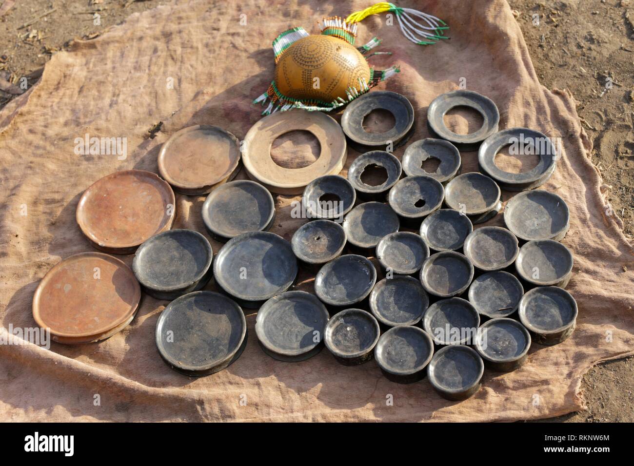 Surma tribe hi-res stock photography and images - Alamy