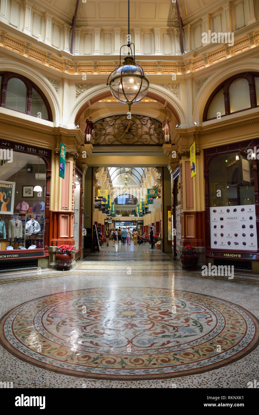 Block arcade hi-res stock photography and images - Alamy