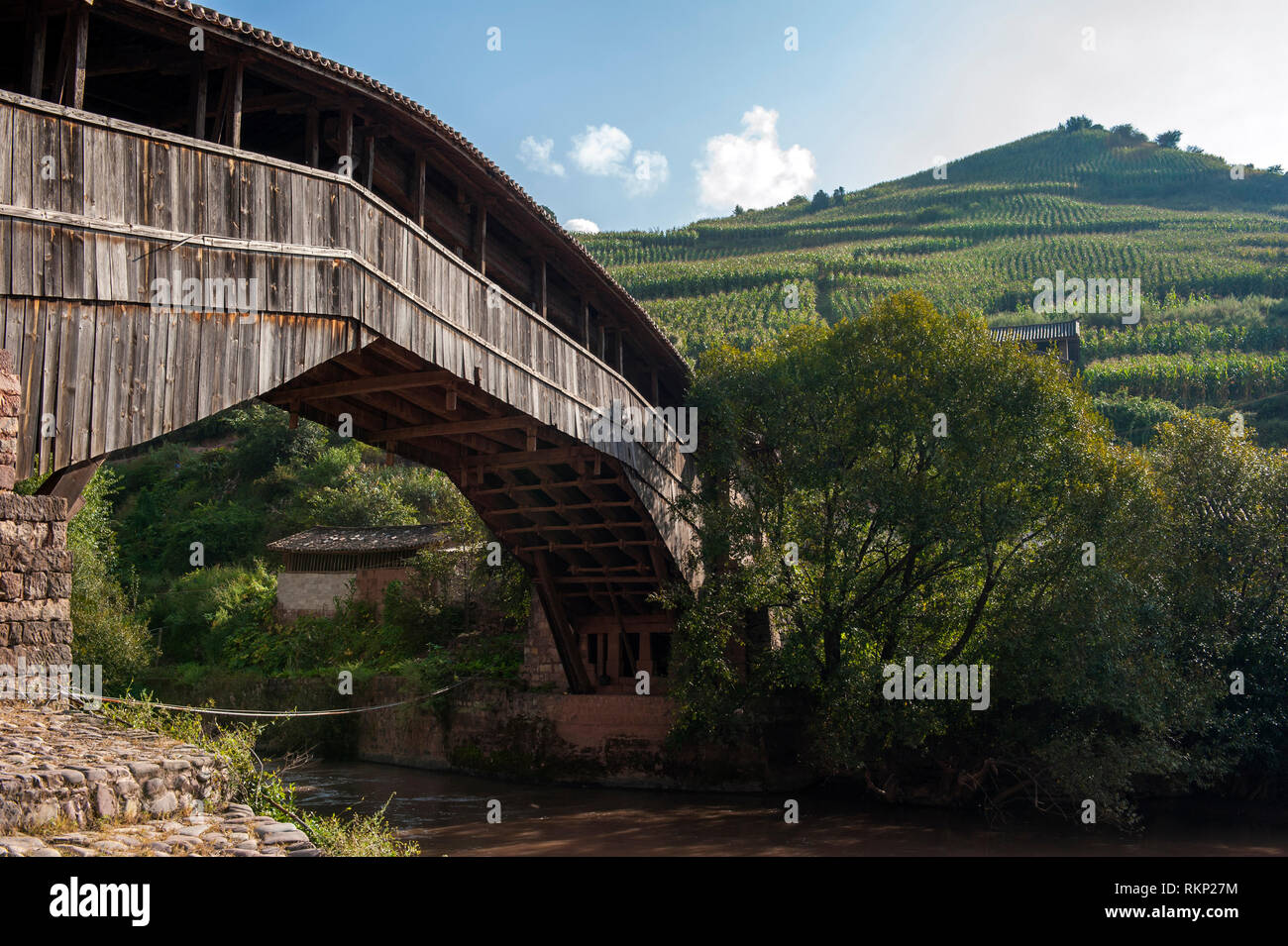 The 30 meter Tongjing Bridge spanning the Bi River is the largest ...