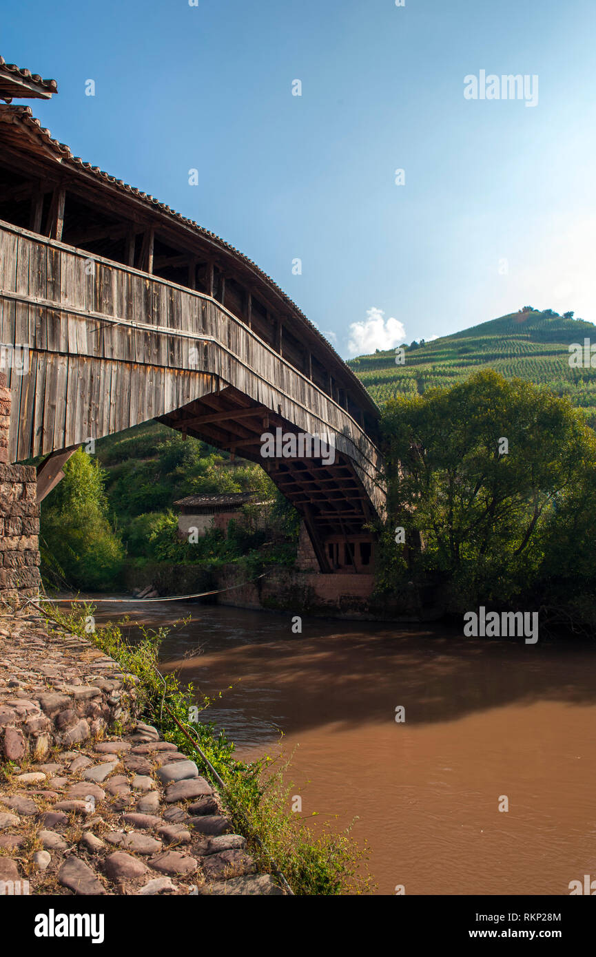 The 30 meter Tongjing Bridge spanning the Bi River is the largest ...