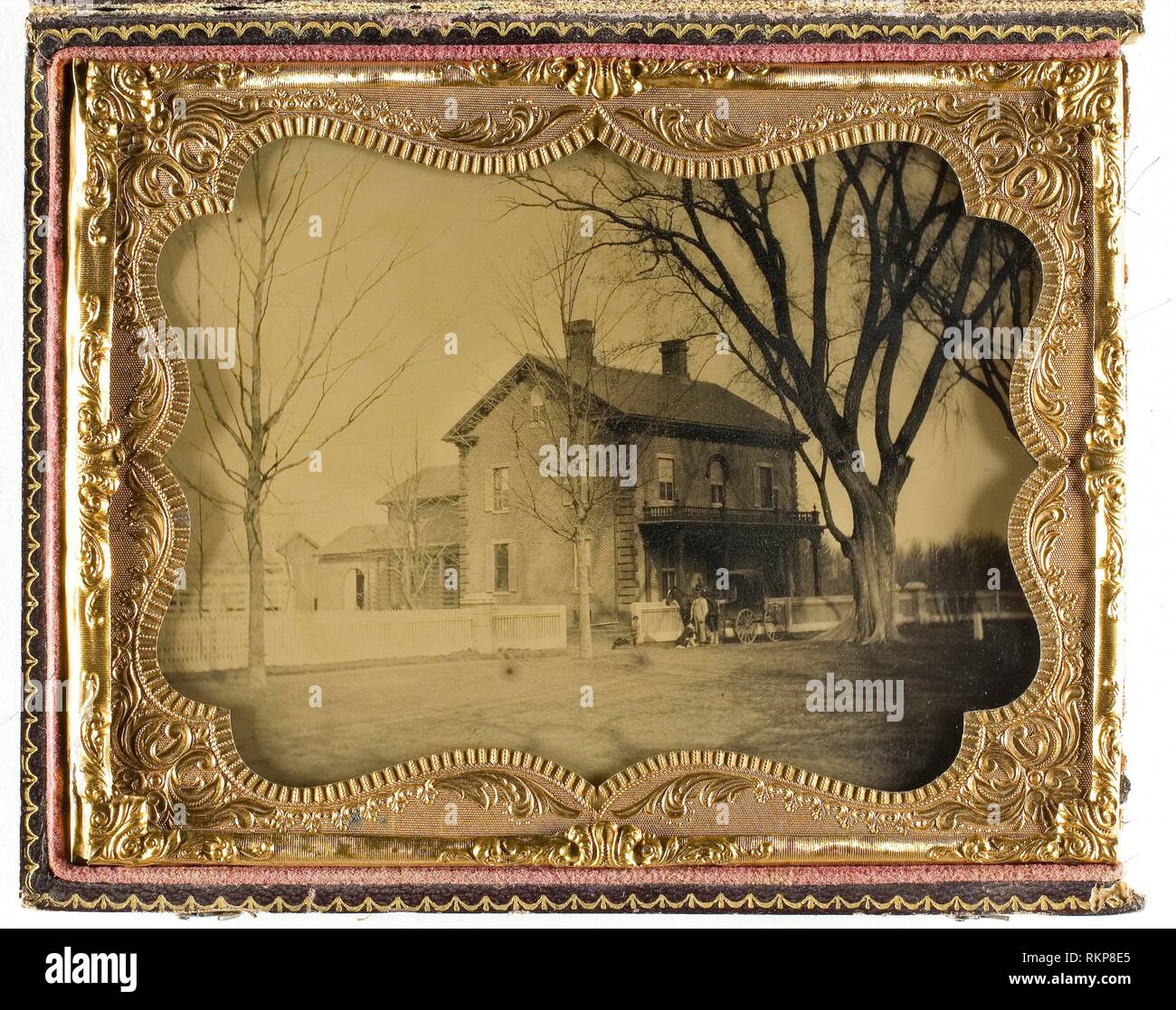 Half story hi-res stock photography and images - Alamy