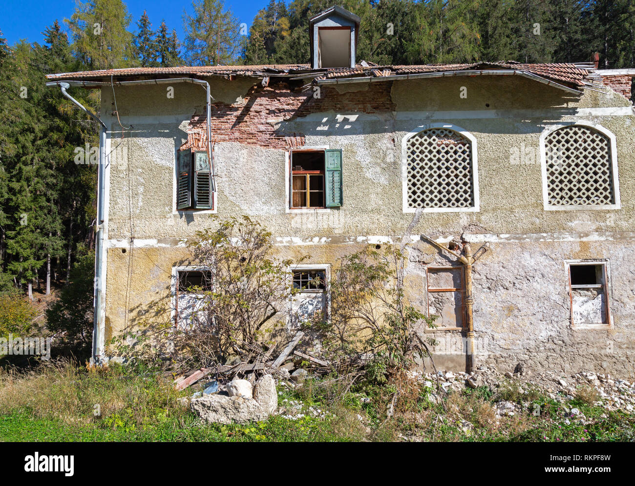 Lost place, ruin, dilapidated building in Prags, South Tyrol Stock ...