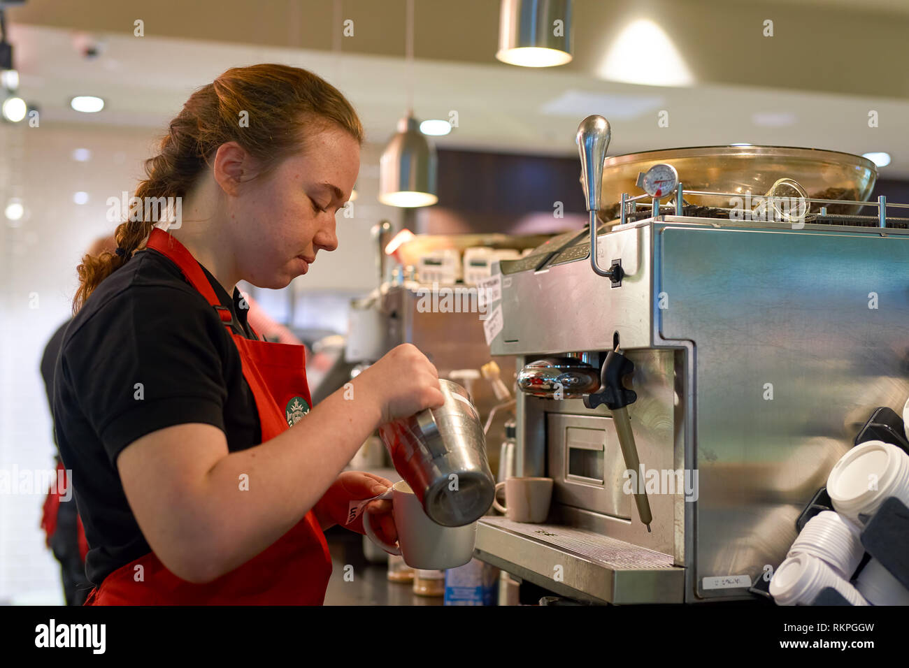 Starbucks worker beverage hi-res stock photography and images - Alamy