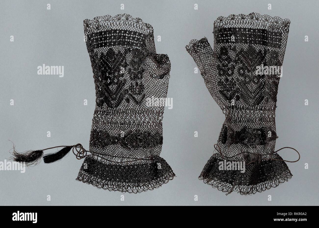 Silk bands of bunch spider and square netting hi-res stock photography ...