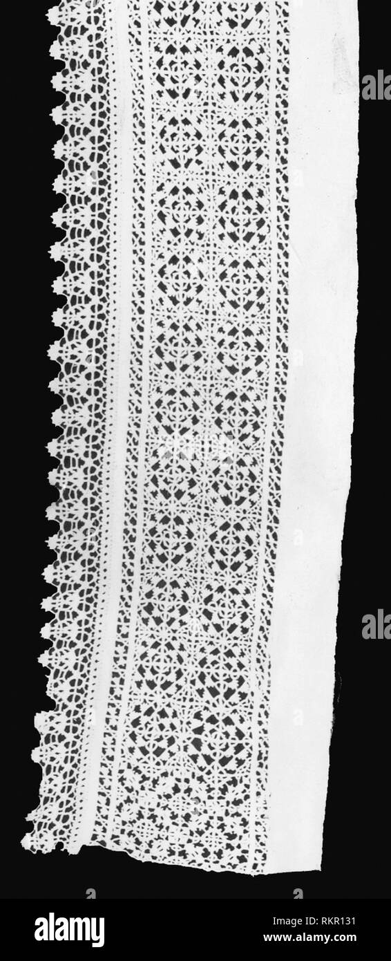 Reticella lace hi-res stock photography and images - Alamy