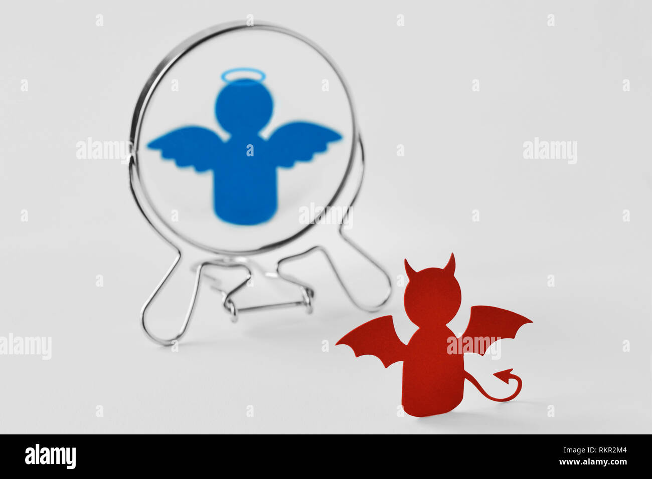 Distorted image mirror hi-res stock photography and images - Alamy