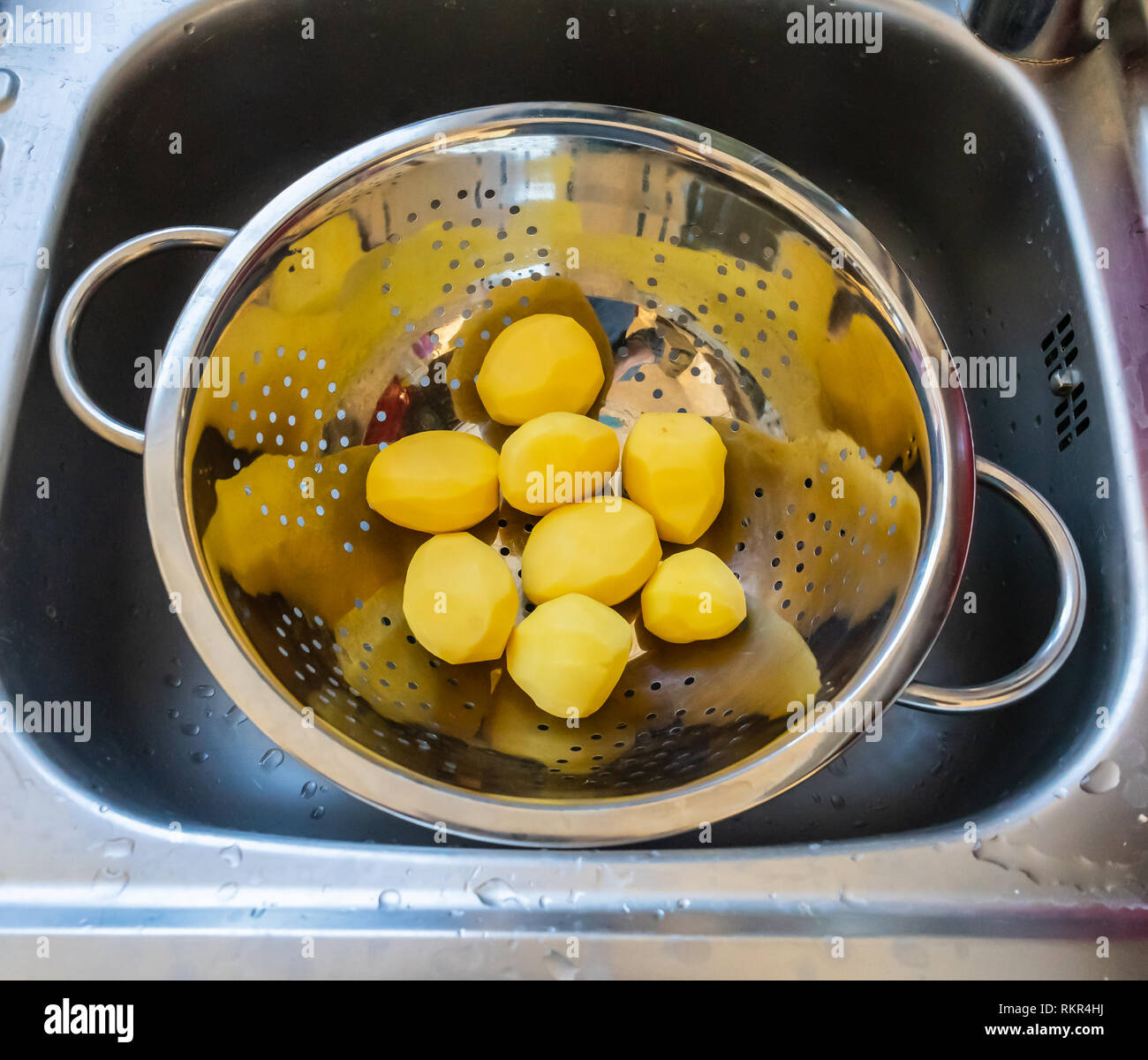 Potato sieve hi-res stock photography and images - Alamy